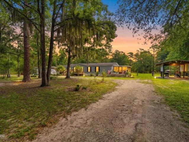953 McLaughlin Ln, Middleburg, FL 32068