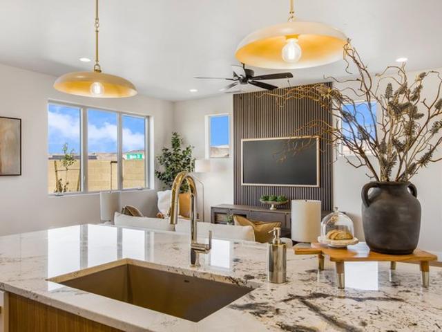 953 N Manen St, Washington, UT 84780