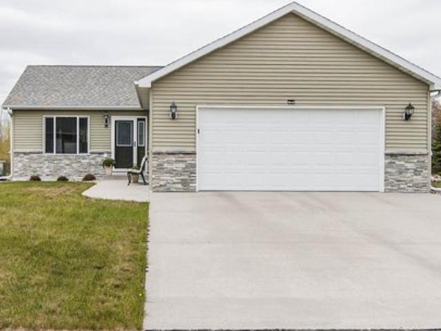 953 Red Willow Dr, Frazee, MN 56544