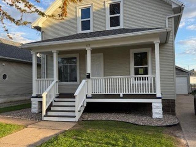 953 W 6th Ave, Oshkosh, WI 54902