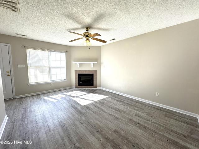 953 W Pueblo Drive