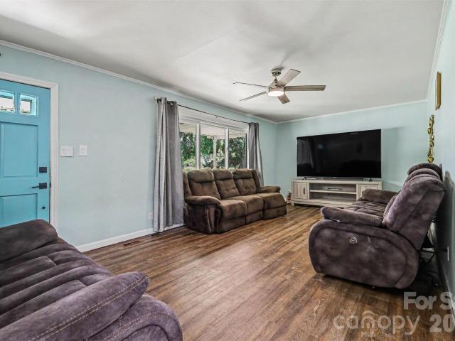 953 Twin Lakes Road