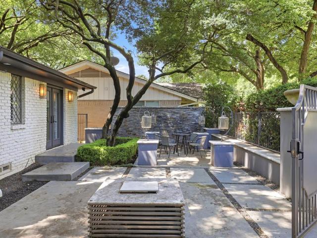9544 Crestedge Drive
