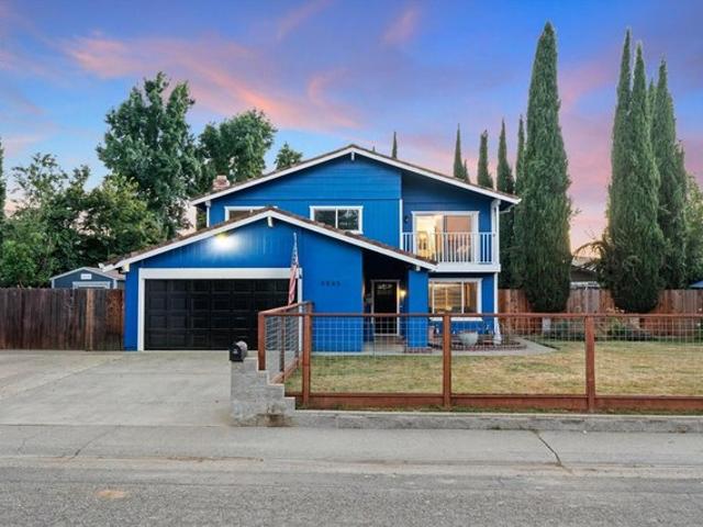 9545 Linda Rio Dr, Sacramento, CA 95827
