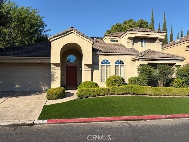 9546 N Senator Dr, Fresno, CA 93720