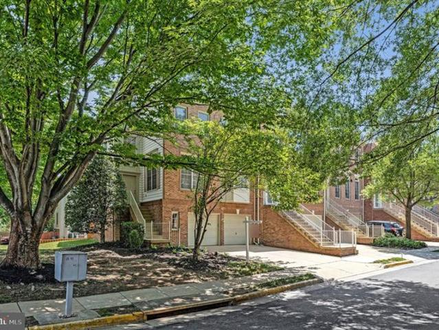 9546 Lagersfield Cir, Vienna, VA 22181