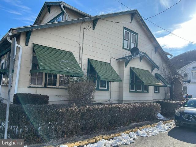 954 Center Street