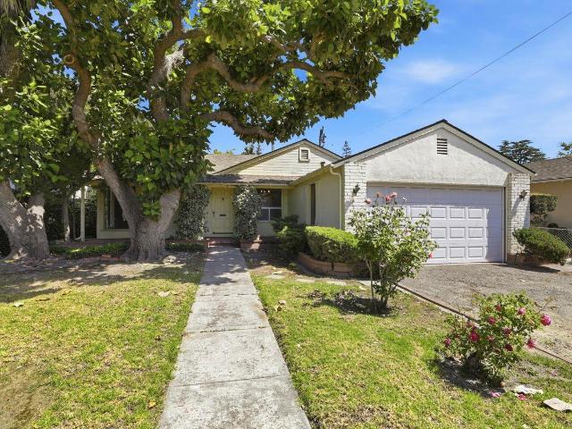 954 Broadleaf Lane