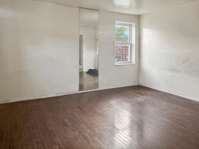 954 E 104th St, Brooklyn, NY 11236