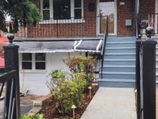 954 E 212th St, Bronx, NY 10469