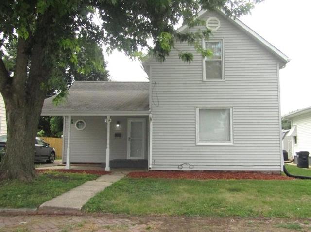 954 E Locust St, Canton, IL 61520