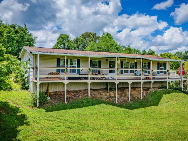 954 Longs Bend Road