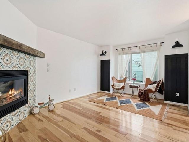 954 Monroe Ave, Loveland, CO 80537