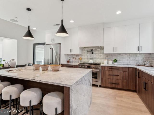 954 N 6Th Street
