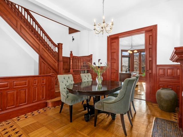 954 PARK Place