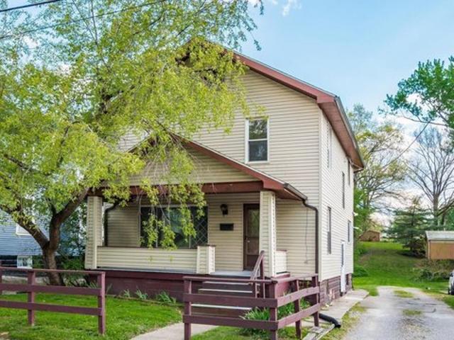 954 Pershing Rd, Zanesville, OH 43701