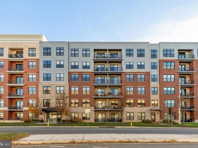 9555 Saintsbury Dr Unit 503, Fairfax, VA 22031