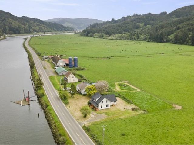 95580 S Coos River Ln, Coos Bay, OR 97420