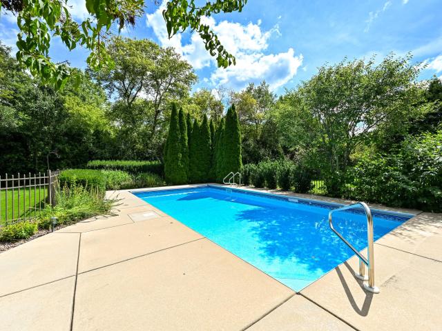 9558 S Fairway Cir