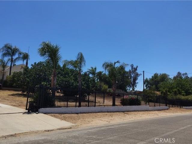 9550 52nd St, Jurupa Valley, CA 92509