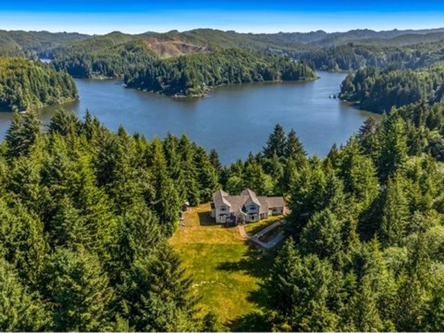 95529 Nordloch Ln, Lakeside, OR 97449