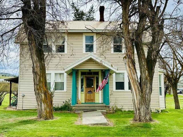 955 B St, Fossil, OR 97830