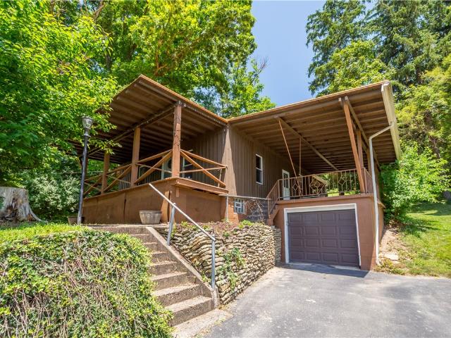 955 Boyce Rd