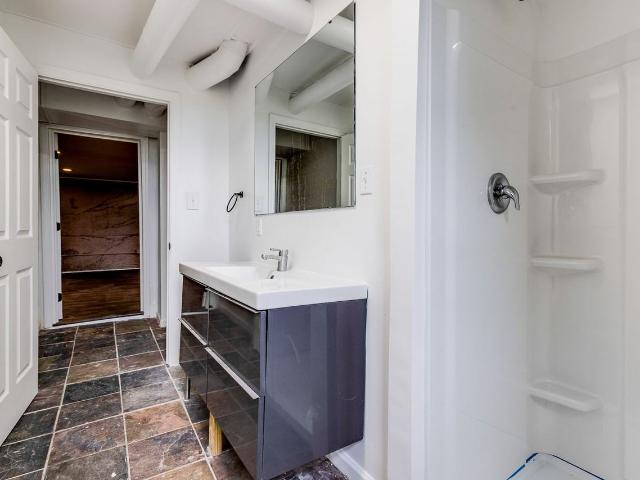 955 E Warrington Studio Apartment for Rent at 955 E Warrington Ave, Pittsburgh, PA 15210 Allentown