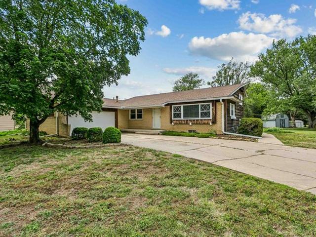 955 S Dowell Ter, Wichita, KS 67207