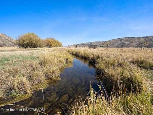 955 Red Tail Butte Rd, Jackson, WY 83001