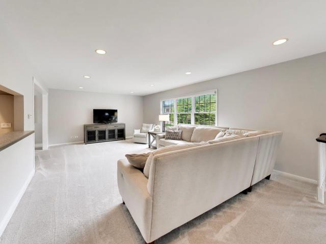 955 W Gilbert Road