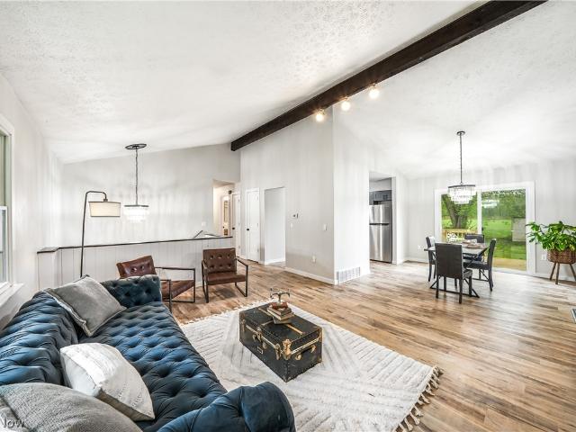 9564 Wolf Road
