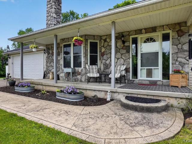 9565 Crofoot Road