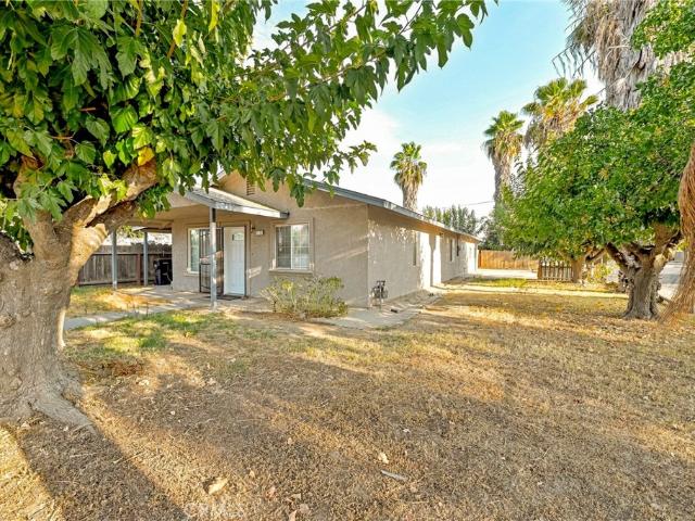 9566 E Broadway