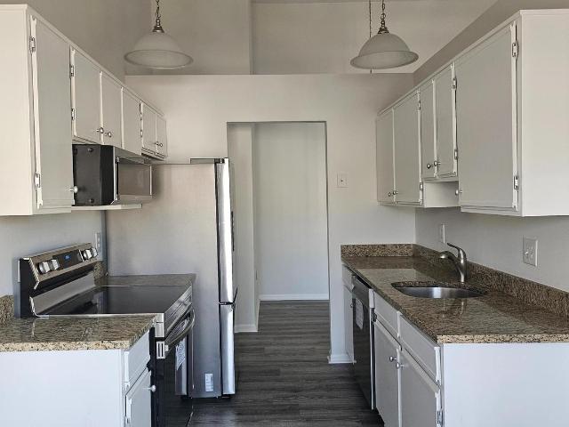 9569 Coggs Bill Dr, Unit 403, Manassas, VA 20110 | MLS #VAMN2010 | Compass
