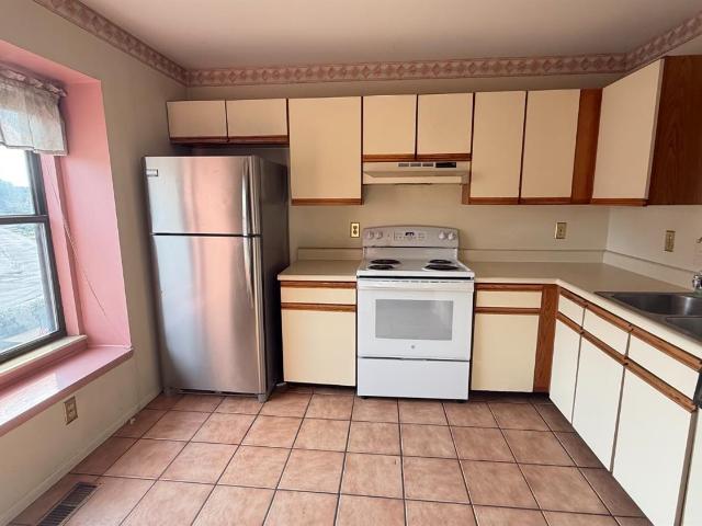 9560 Colegate