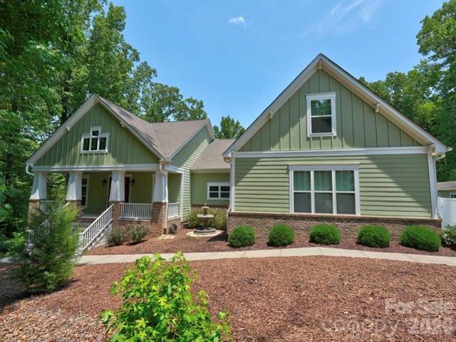 9560 Regent Dr, Davidson, NC 28036