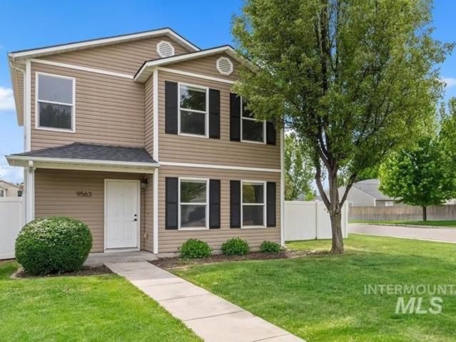 9563 W Weir Hollis Dr, Boise, ID 83709
