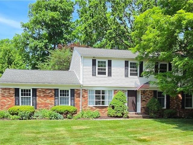 9563 Whitewood Rd, Brecksville, OH 44141