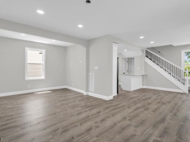 956 Adams Ave