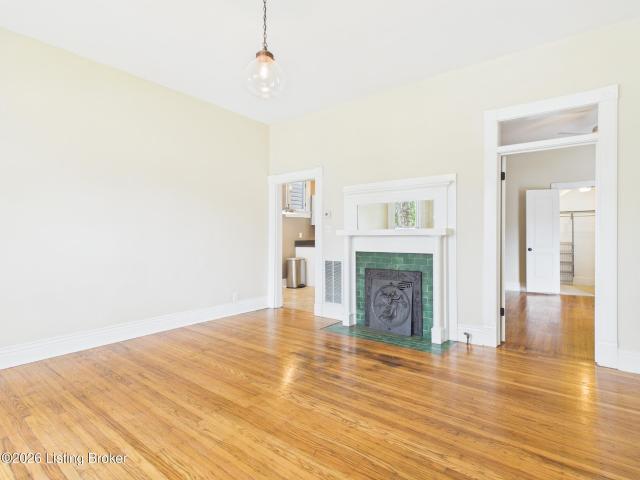 956 Ellison Ave
