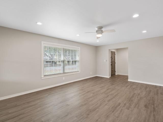 956 Faircrest Drive, Fairfield, US, TX