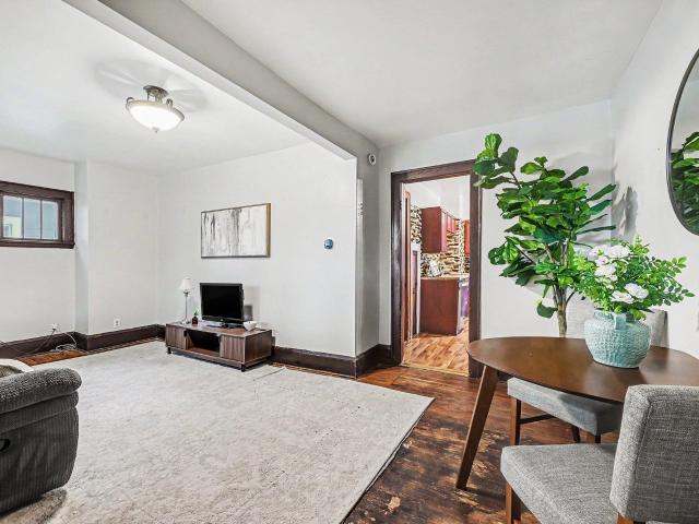 956 Juno Avenue
