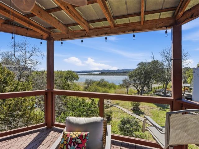 956 Lakebreeze Dr, Canyon Lake, TX 78133 | MLS #607343