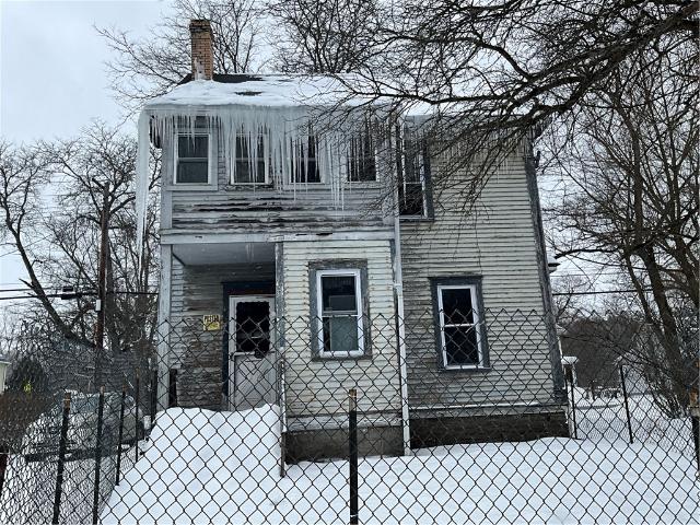 956 Main St