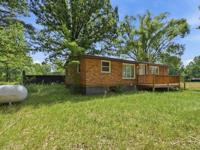 956 N Eleven Mile Road