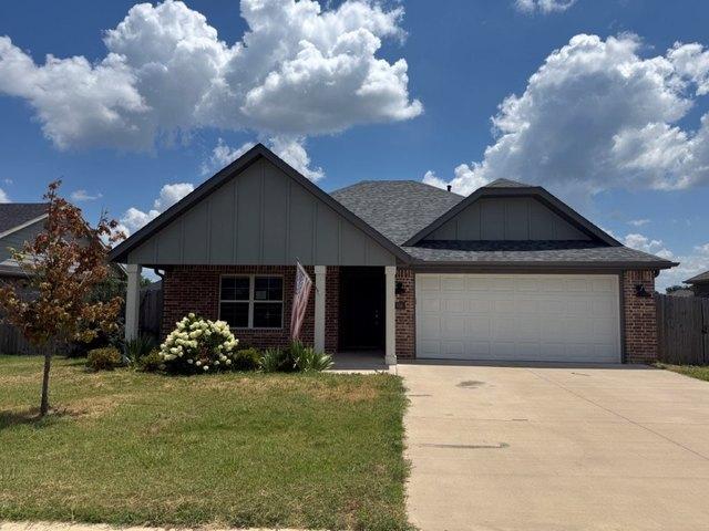 956 Sugar Pine St, Tontitown, AR 72762