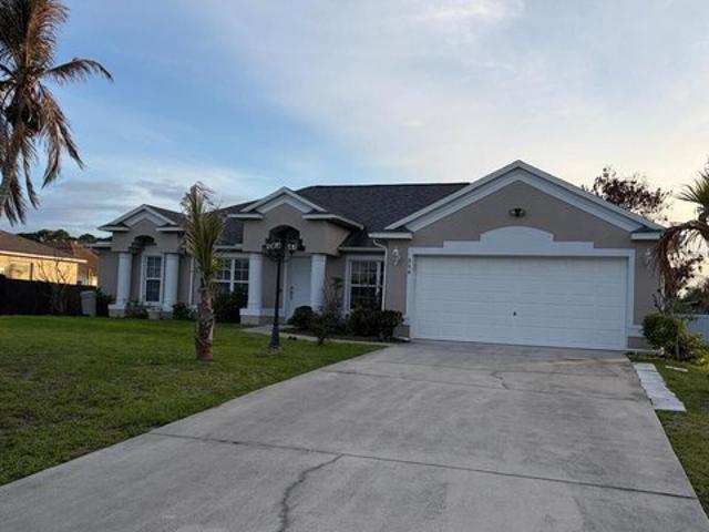 956 SW Del Rio Blvd, Port Saint Lucie, FL 34953