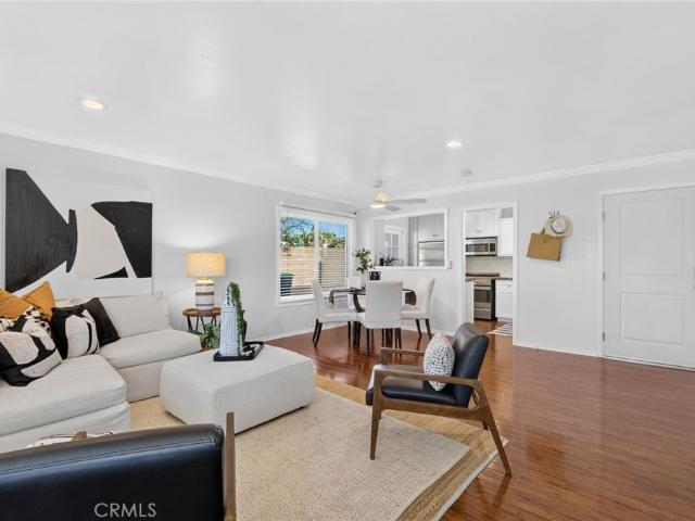 956 W Wilson