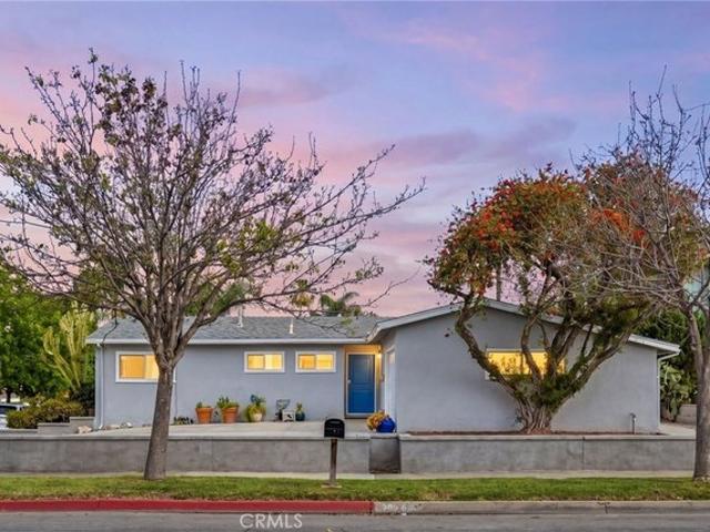 956 W Wilson St, Costa Mesa, CA 92627